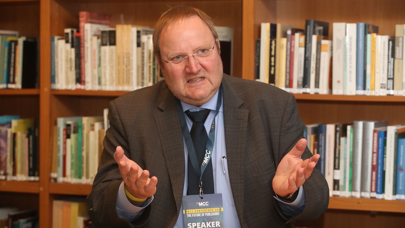 Ralf Schuler: „LMBTQ-idiótákkal nem menetelek”