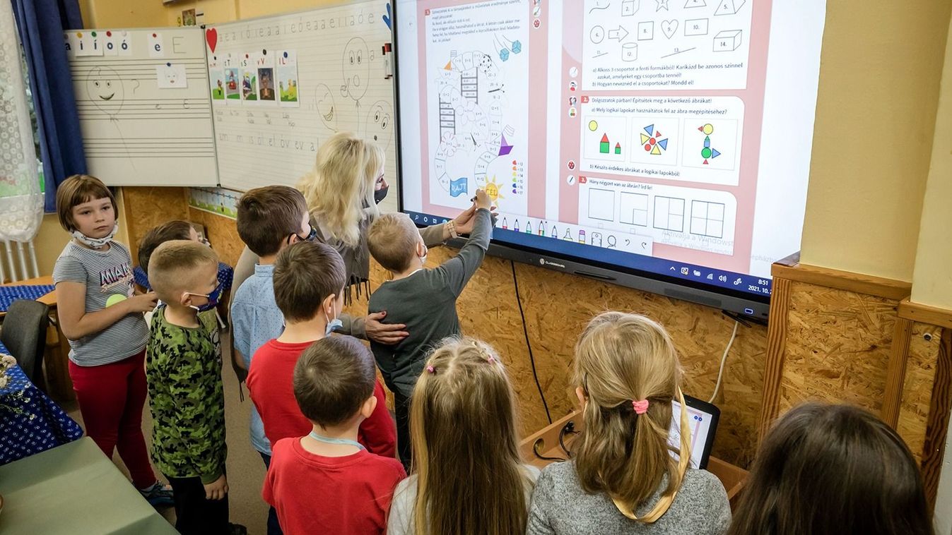 Élmény okoskönyvekből tanulni