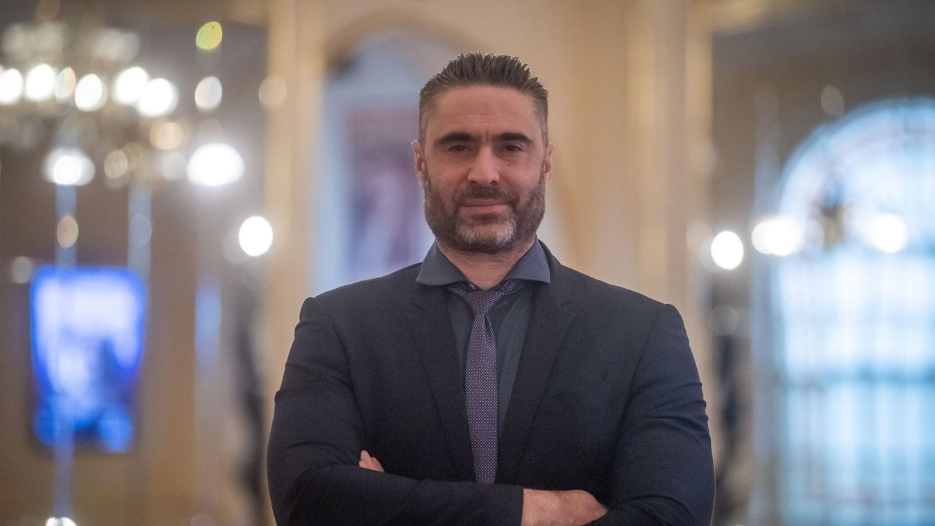 Apáti Bence Vidnyánszky Attilának: Te nem mondhatsz le, nekünk ...