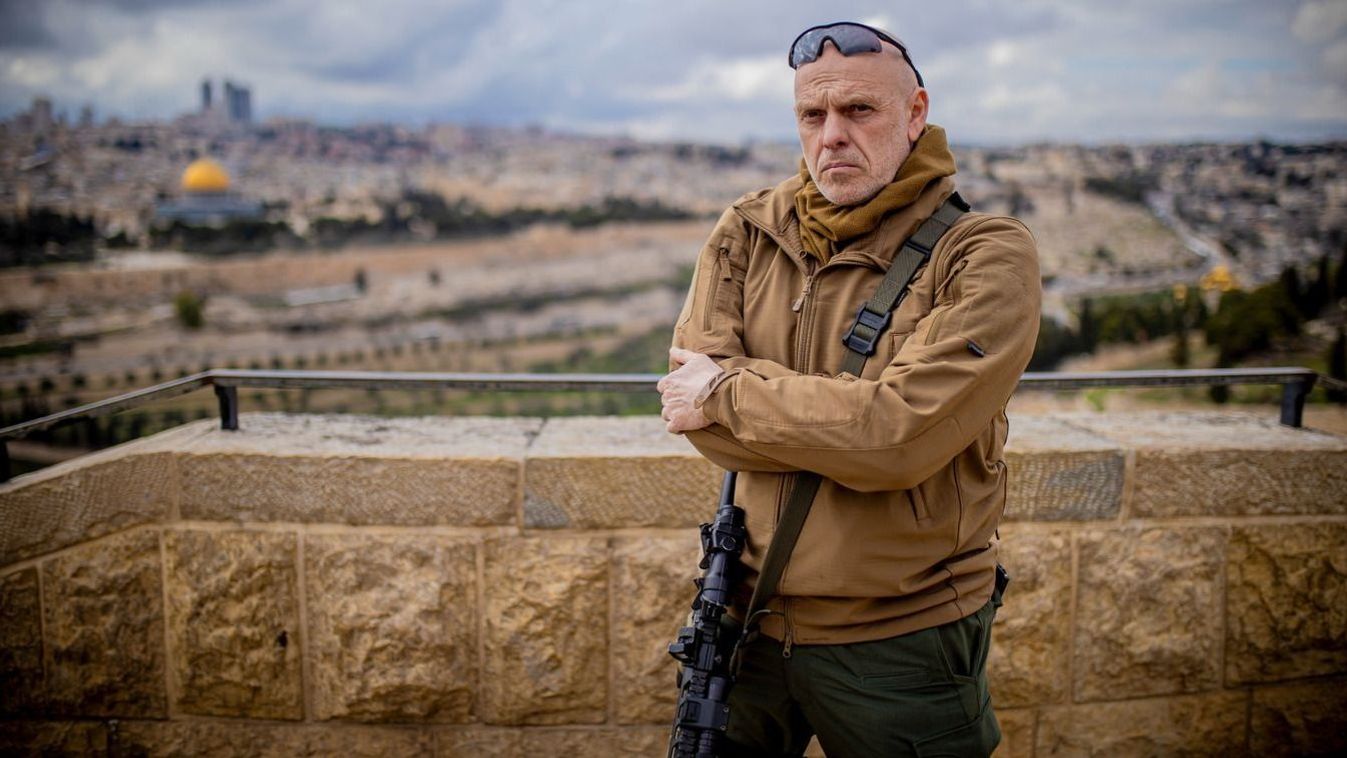 Front Robert C. Castellel: mit üzennek a légtérsértések, Trump beszéde ...